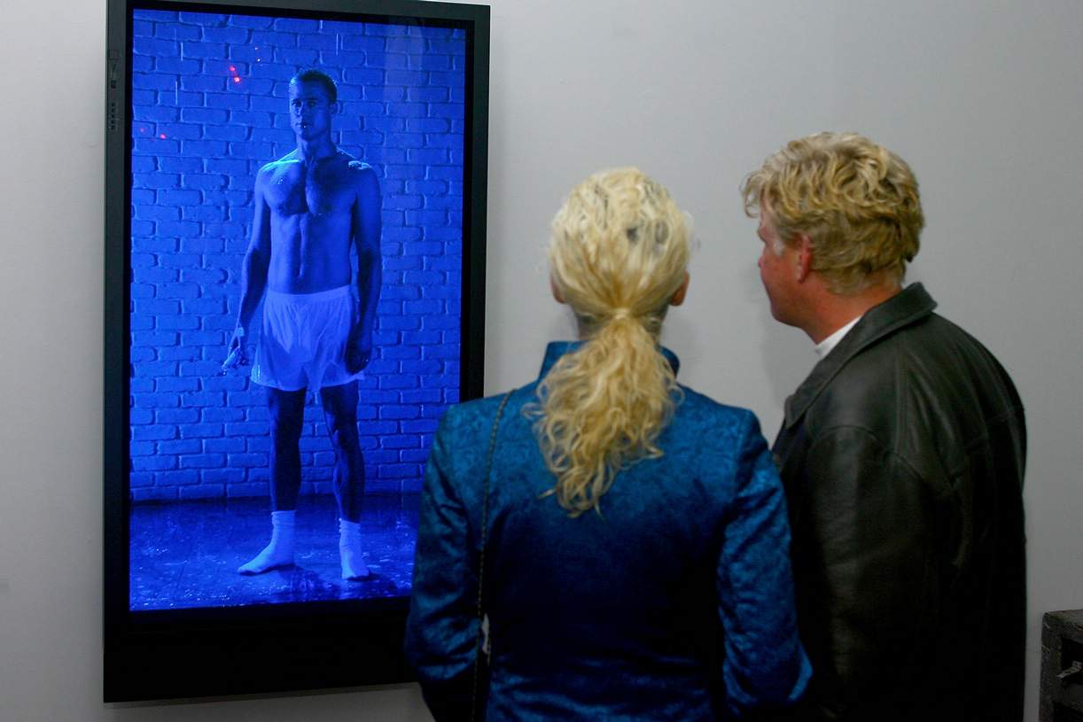 Brad Pitt's Boxers on Display: Photo 2416974 | Angelina Jolie, Brad ...