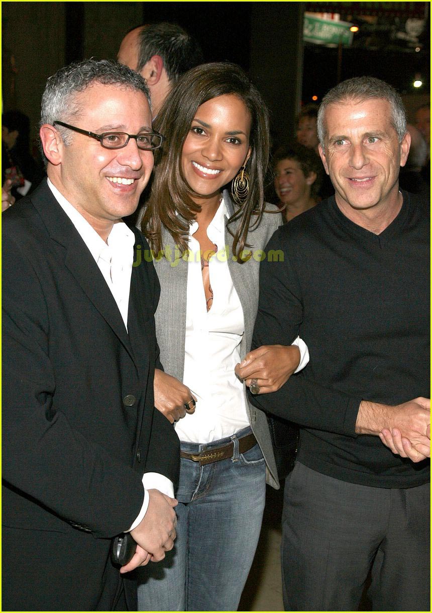 Halle Berry's Wicked Tan Line: Photo 2417406 | Halle Berry Photos ...