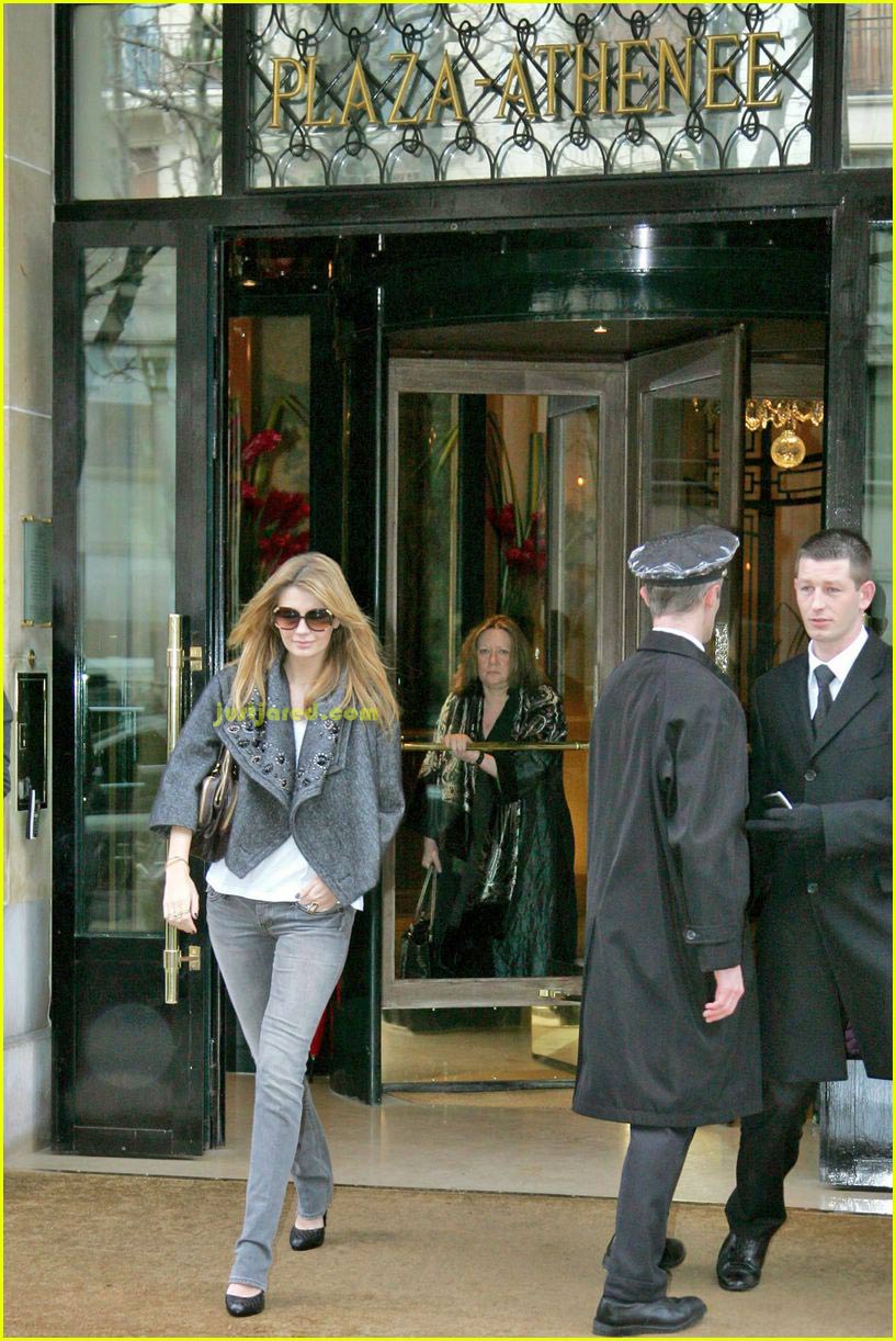 Mischa Barton Goes Gray: Photo 2416845 | Mischa Barton, Paris Photos ...