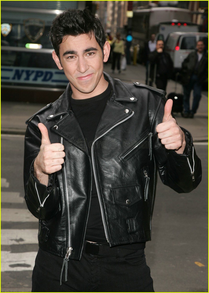 Max Crumm & Laura Osnes: Broadway's New Danny & Sandy: Photo 2135741 ...