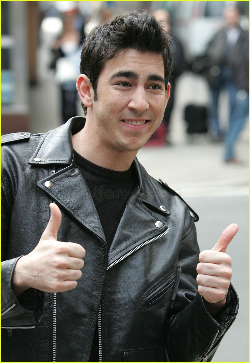 Max Crumm & Laura Osnes: Broadway's New Danny & Sandy: Photo 2135811 ...