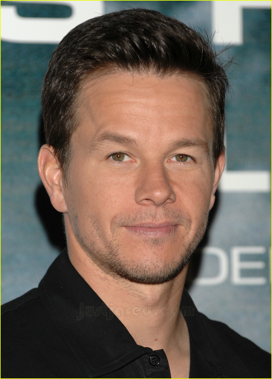 Wahlberg Shoots, Barely Scores: Photo 77301 | Mark Wahlberg Photos ...