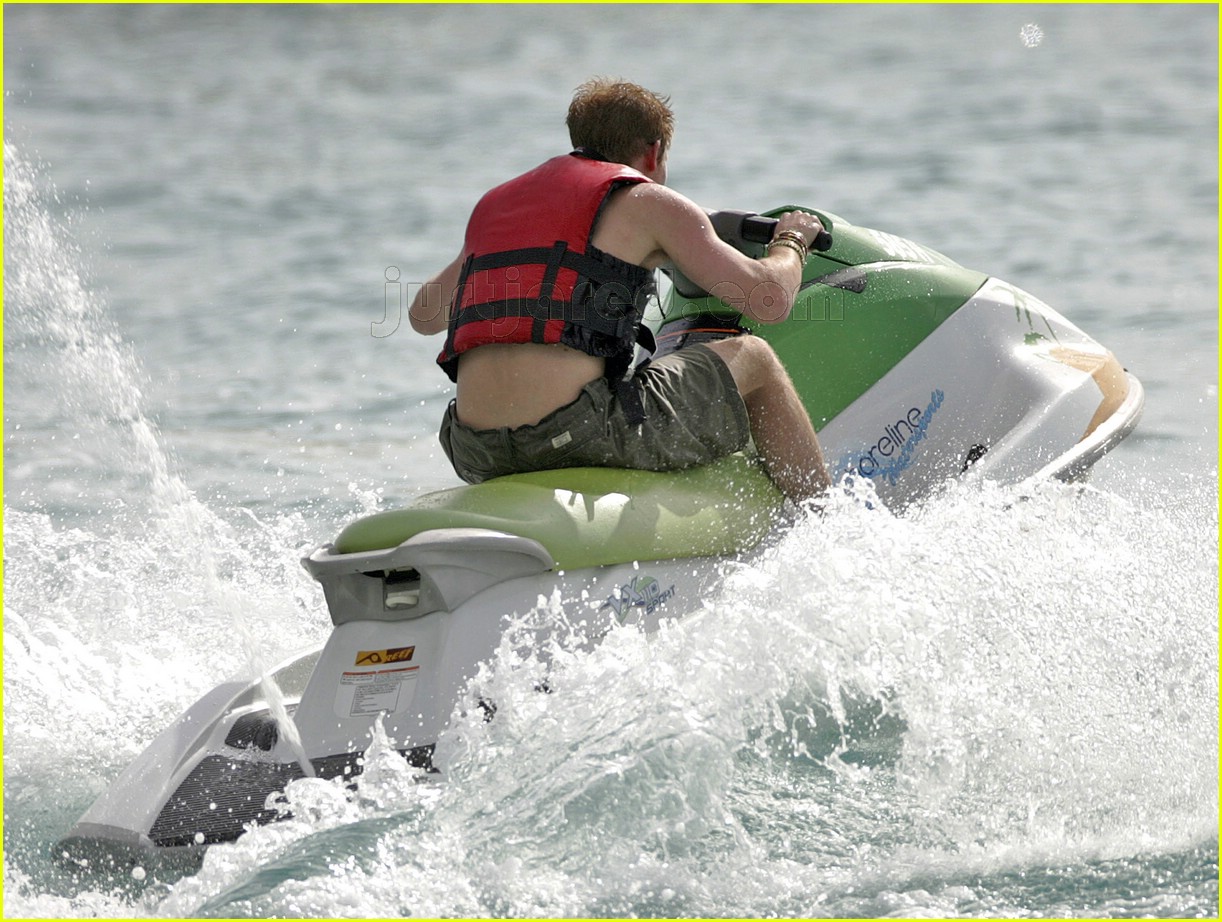 Photo: prince harry jet ski 07 | Photo 97991 | Just Jared ...