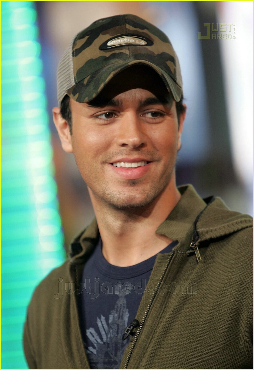 Enrique Iglesias - "Ping Pong Song" Music Video: Photo 162741 | Damien ...