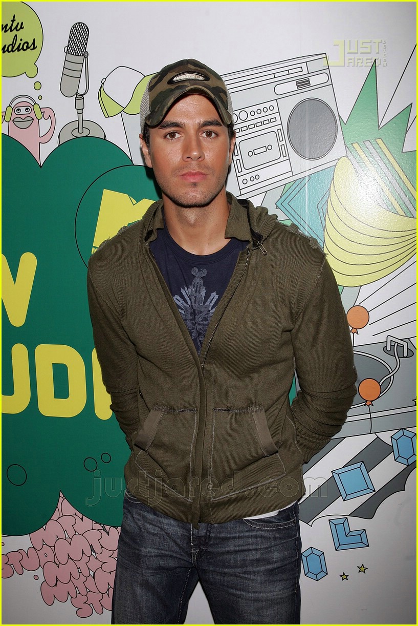 Enrique Iglesias - "Ping Pong Song" Music Video: Photo 162791 | Damien ...