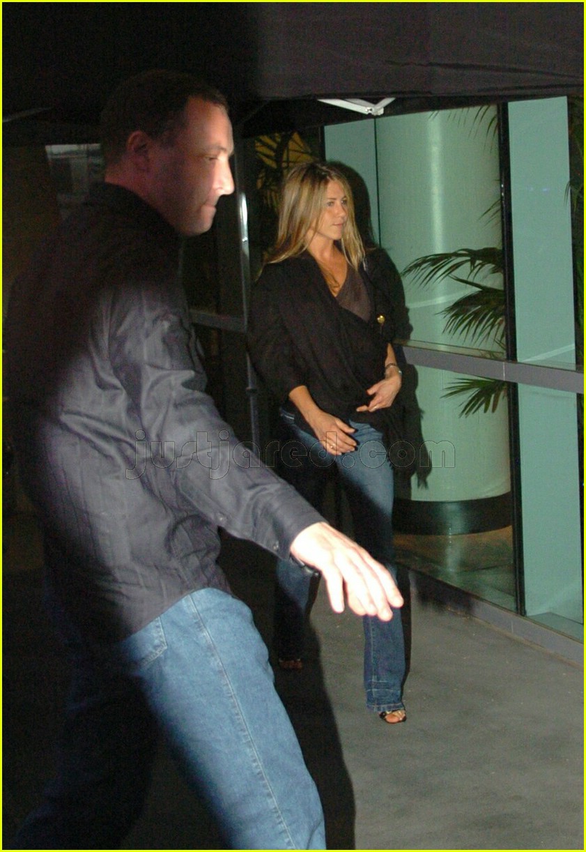 Photo: jennifer aniston police concert 02 | Photo 451981 | Just Jared ...