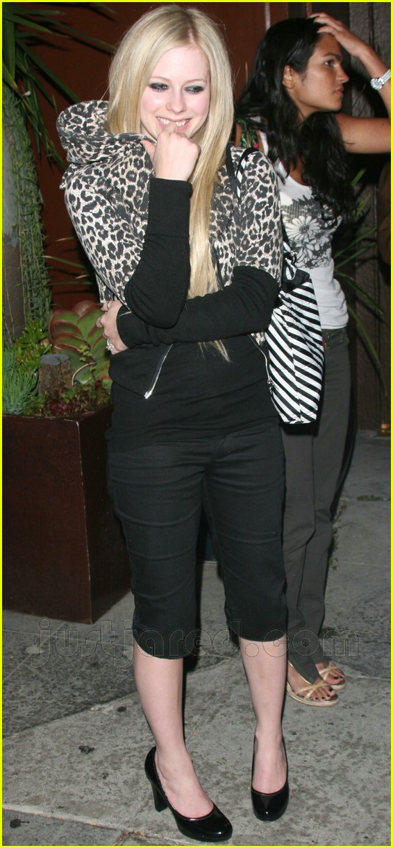 Avril + Shakira Duet in the Works?: Photo 429241 | Avril Lavigne ...