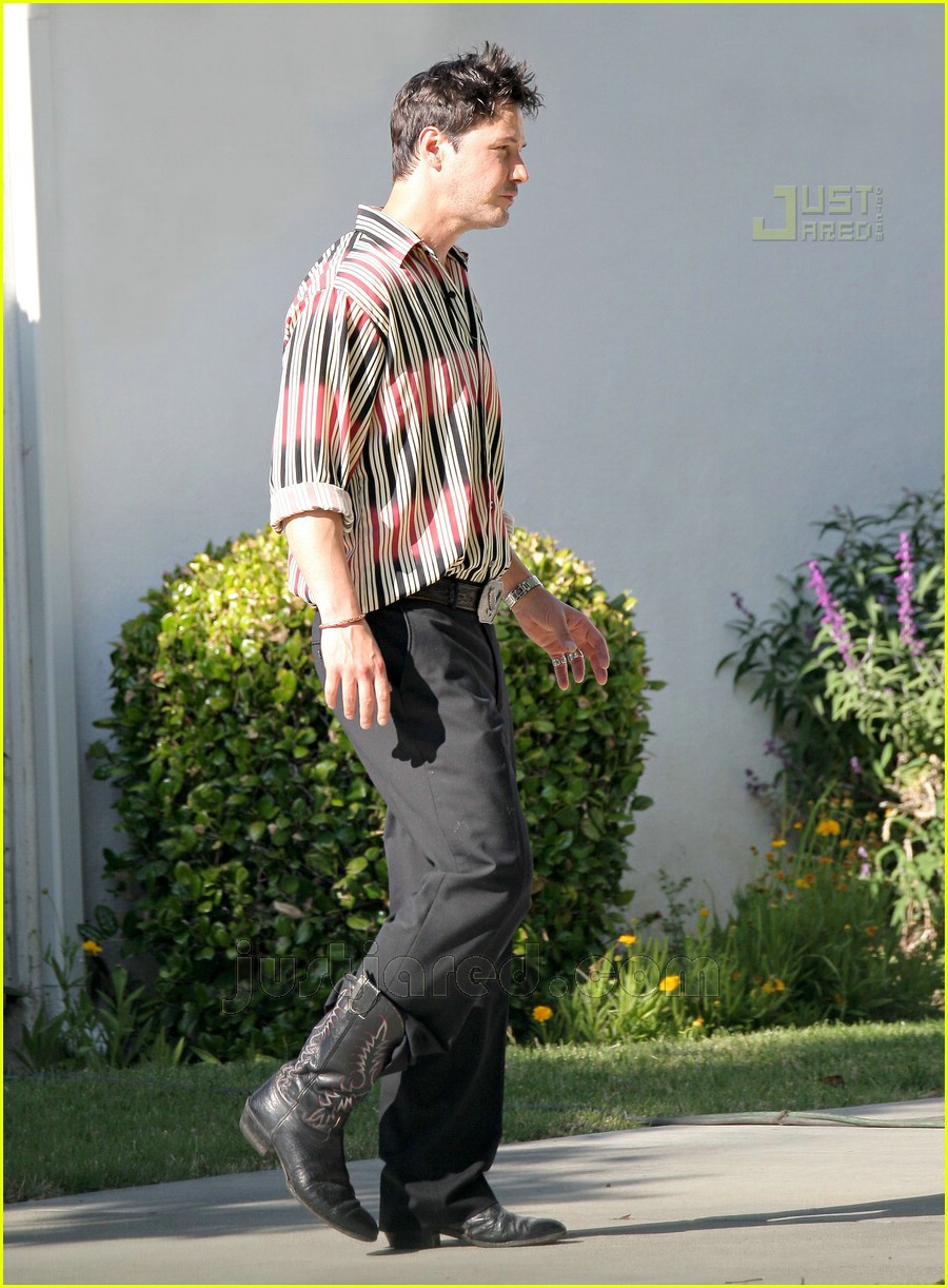 Keanu Reeves Rocks 'Night Watch': Photo 418801 | Photos | Just Jared ...