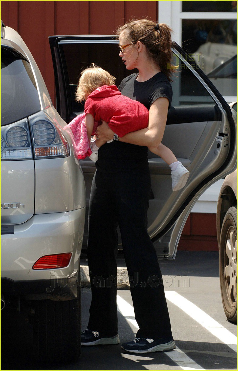 Violet Affleck Hits Up the Gym: Photo 437161 | Photos | Just Jared ...