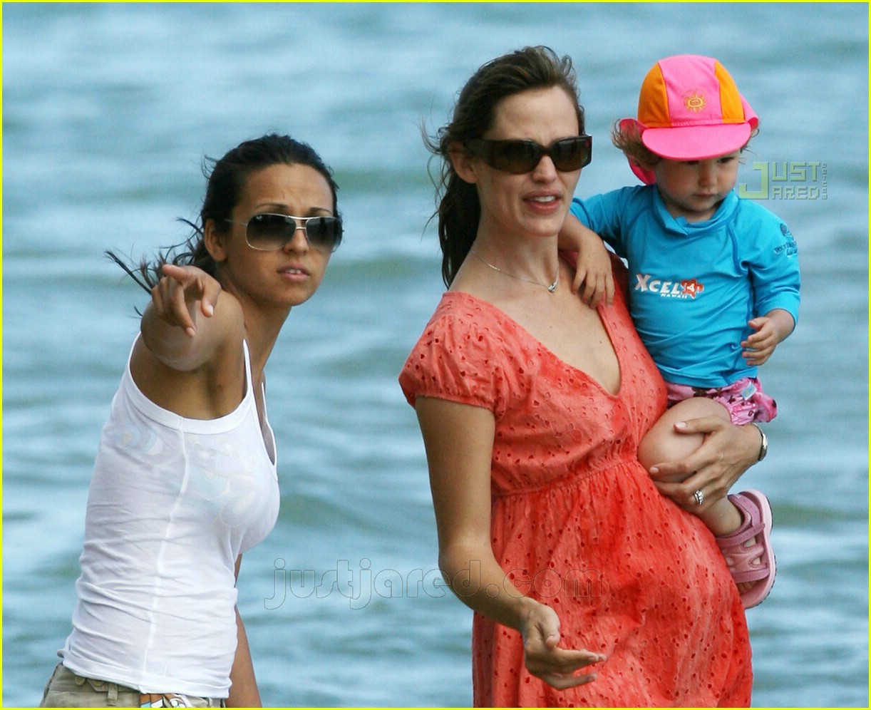 Isabella Damon & Violet Affleck are BFFs: Photo 450821 | Ben Affleck ...