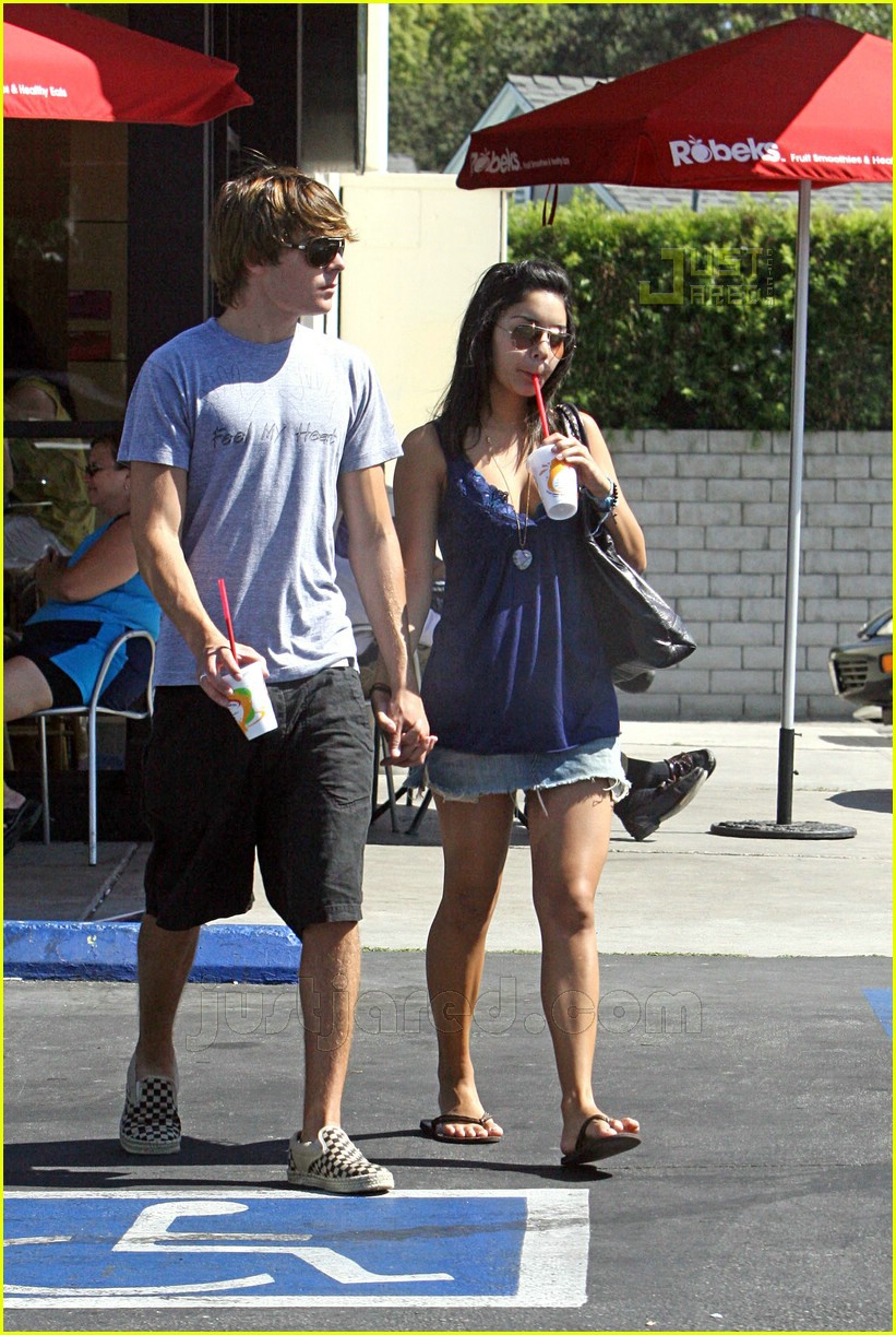 Zanessa Grab Summer Smoothies: Photo 465151 | Vanessa Hudgens, Zac ...