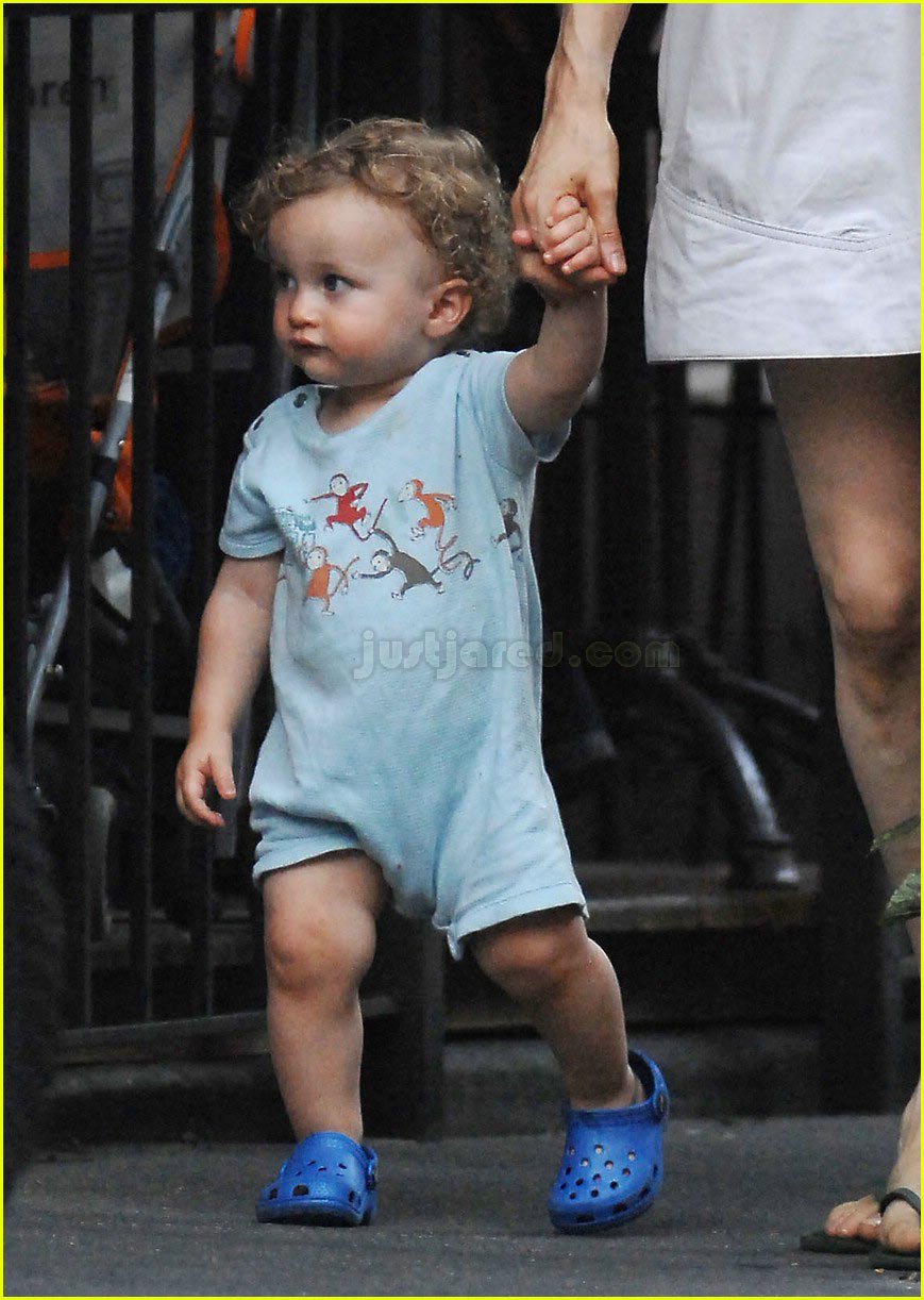 Henry Aronofsky is Walking!: Photo 510691 | Celebrity Babies, Darren ...