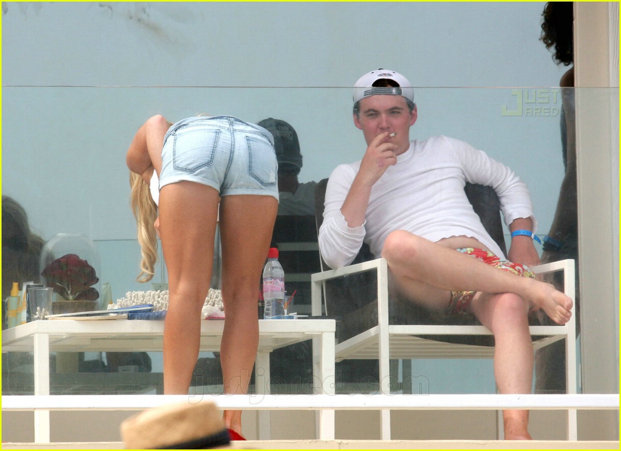 Lohan Family @ Fourth of July Party: Photo 473341 | Aliana Lohan, Bikini, Cody Lohan, Dina Lohan ...