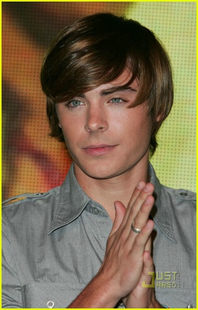 Zanessa @ HMV Oxford Street: Photo 549461 | Photos | Just Jared ...