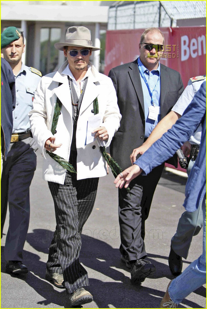 Johnny Depp is Lord of the Luggage: Photo 566181 | Photos | Just Jared ...