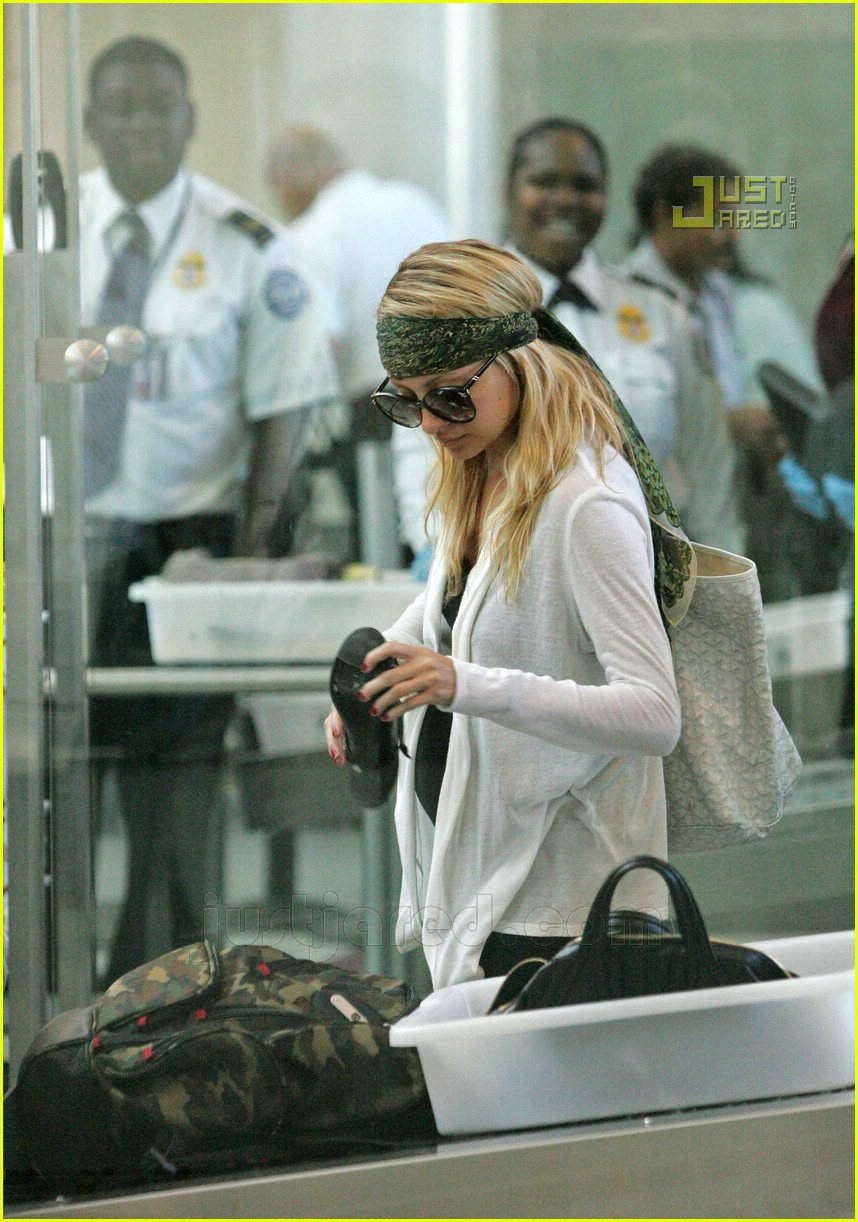 Nicole Richie @ LAX Airport: Photo 603041 | Photos | Just Jared ...