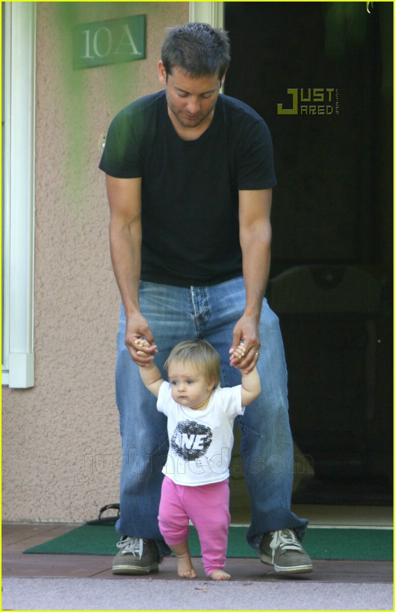 Ruby Maguire is a 'Robotech' Baby: Photo 579311 | Photos | Just Jared ...