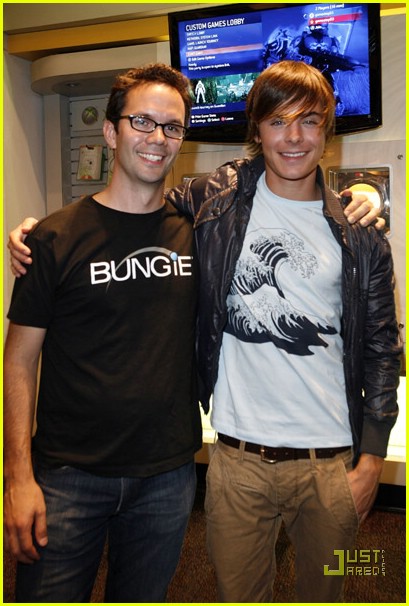 Zac Efron is a Video Game Master: Photo 610511 | Zac Efron Photos ...