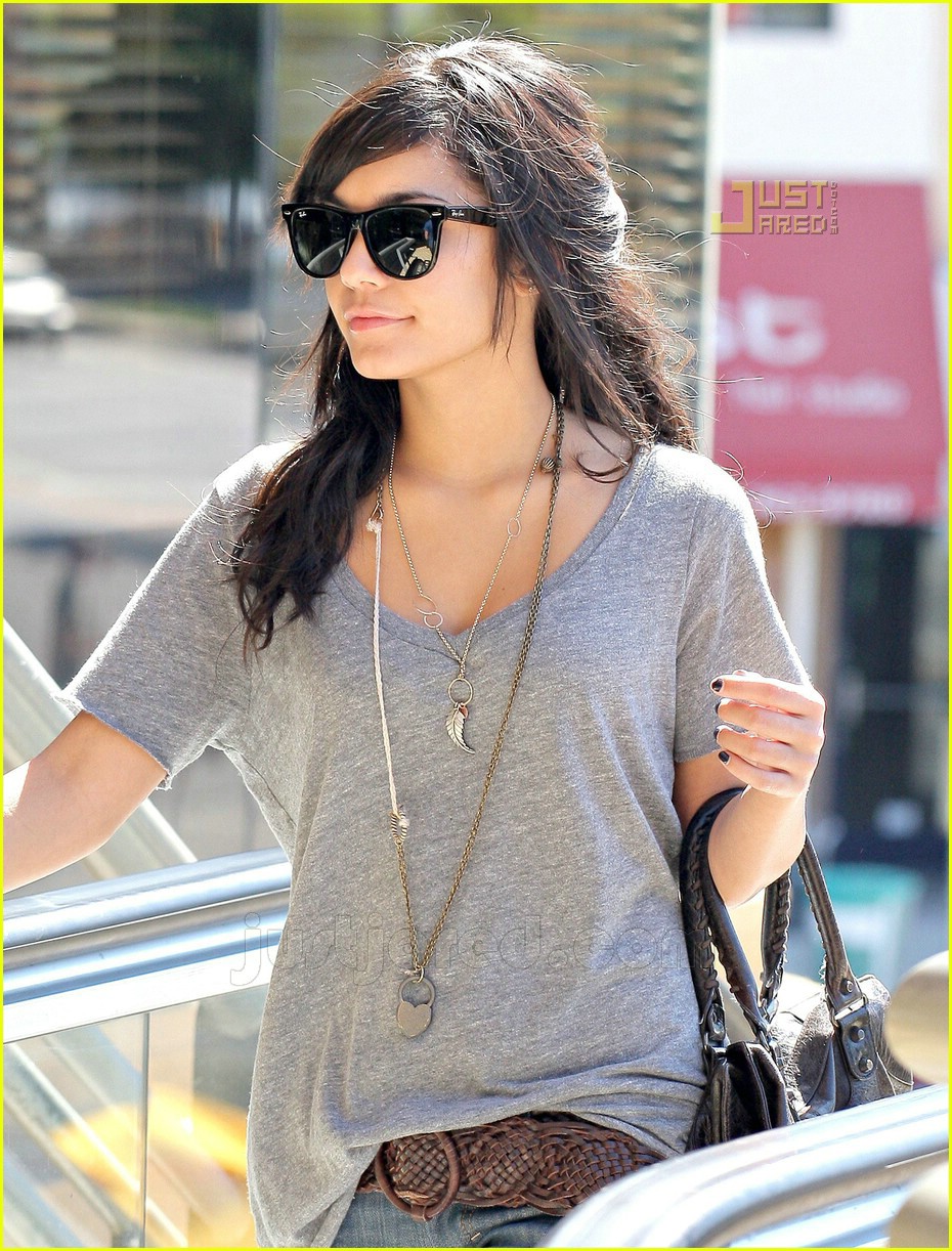 Zanessa: Pizza Pizza!: Photo 612741 | Photos | Just Jared: Celebrity ...