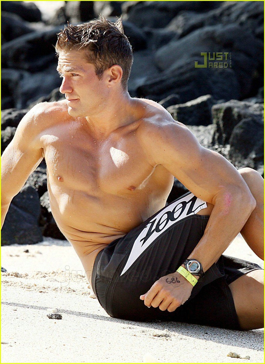 Andy Baldwin's Juggling Act: Photo 675661 | Andy Baldwin, Shirtless ...