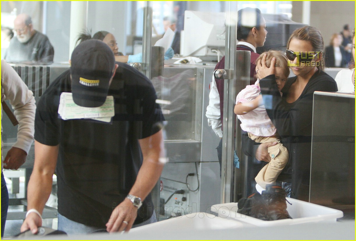 Isabella Damon's Perfect Pout: Photo 698071 | Photos | Just Jared ...