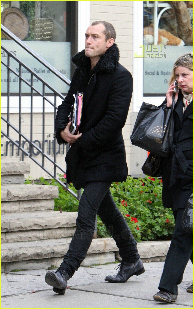 Jude Law Does the Mambo Repossession: Photo 657201 | Photos | Just ...