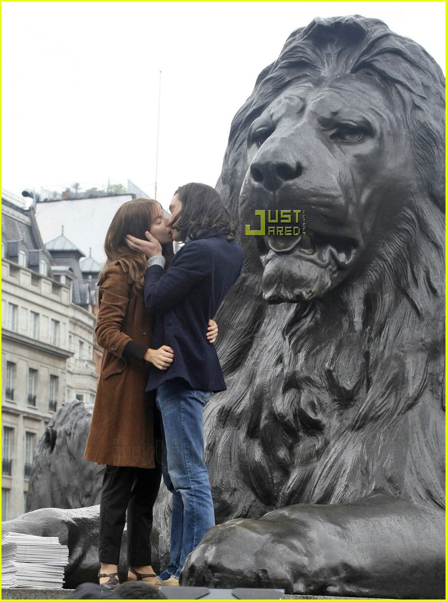 Sienna Miller & Cillian Murphy... KISSING!: Photo 624211 | Photos ...