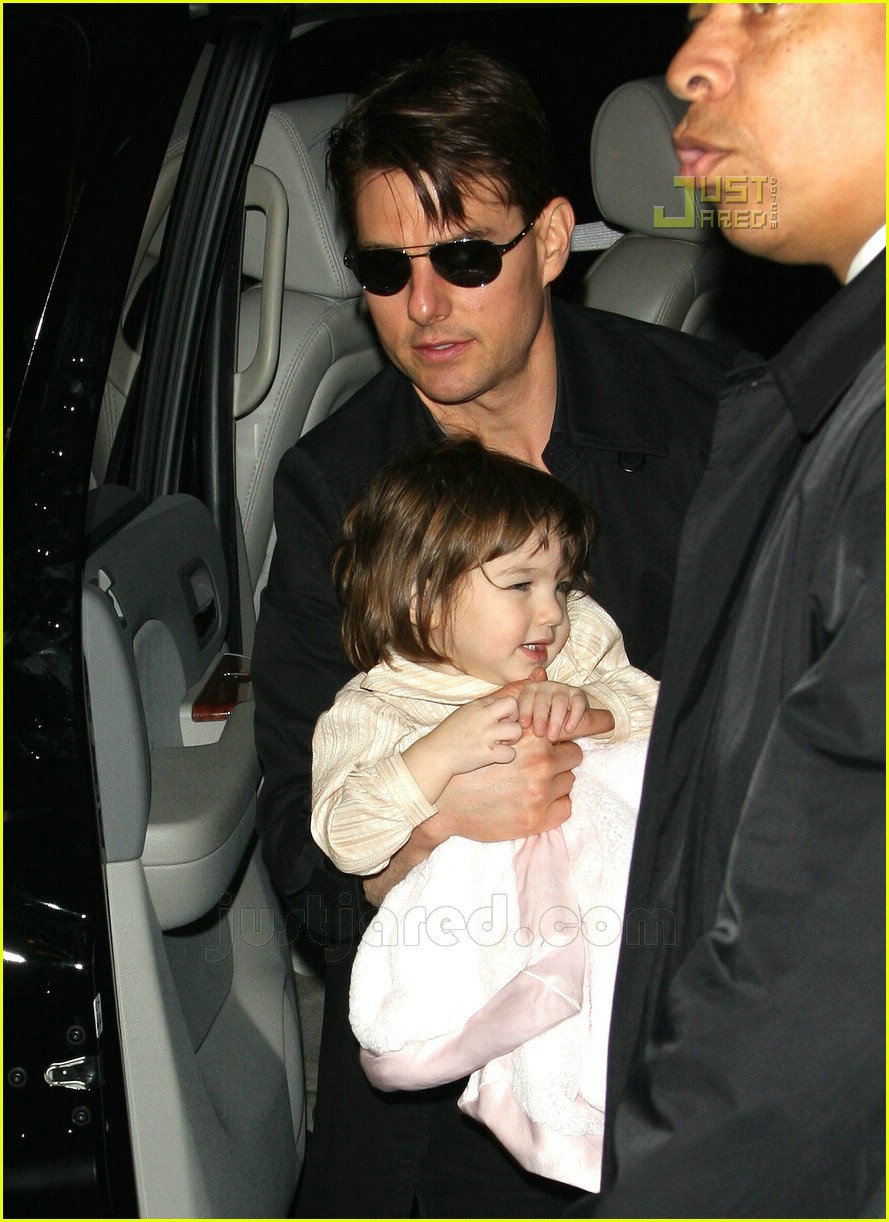 Suri Cruise: Eyes Wide Shut: Photo 670991 | Photos | Just Jared ...