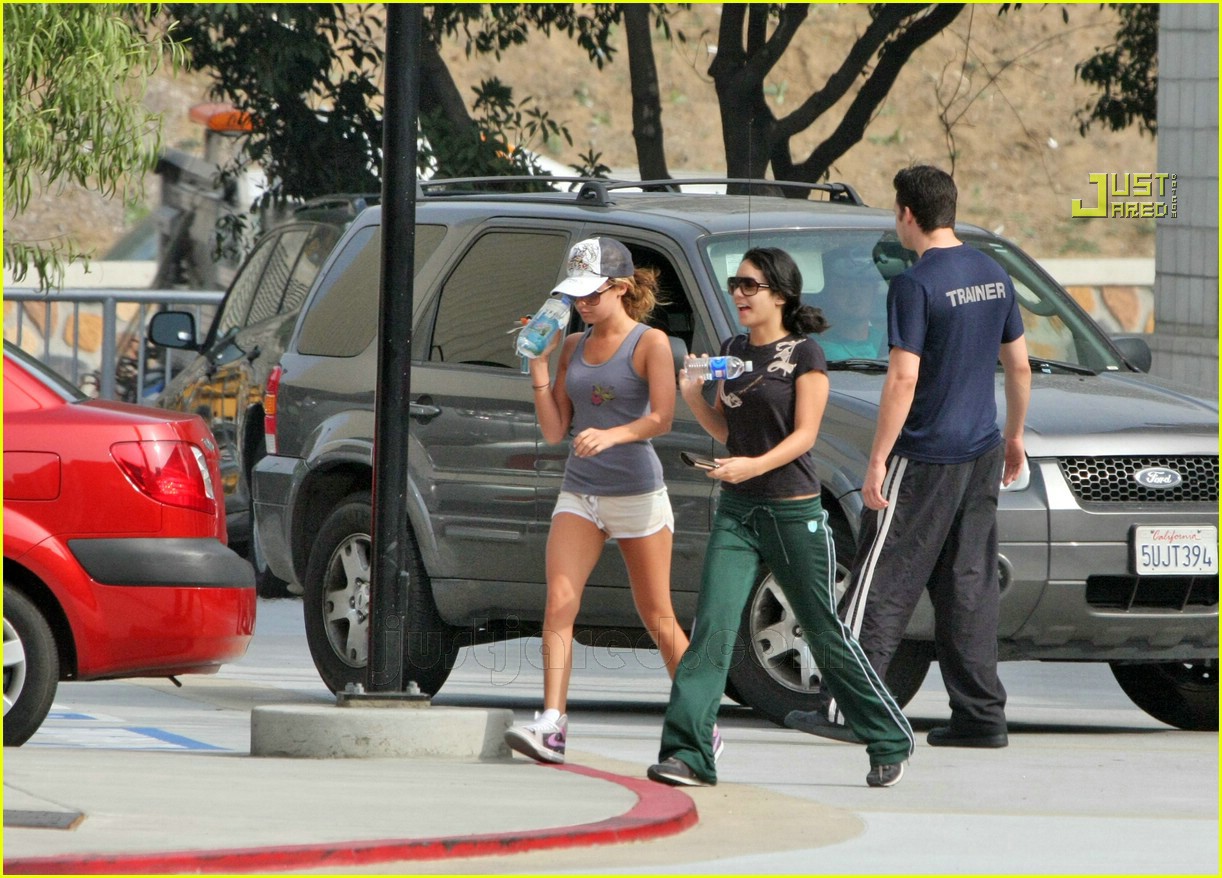 Photo: ashnessa gym 01 | Photo 741071 | Just Jared: Entertainment News