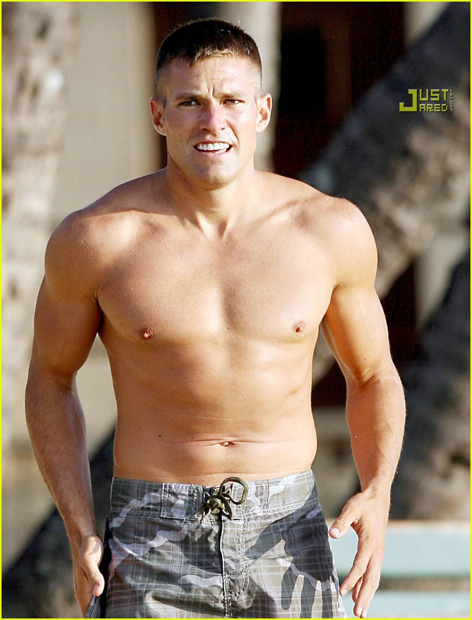 Andy Baldwin is a Football Fanatic: Photo 755761 | Photos | Just Jared ...