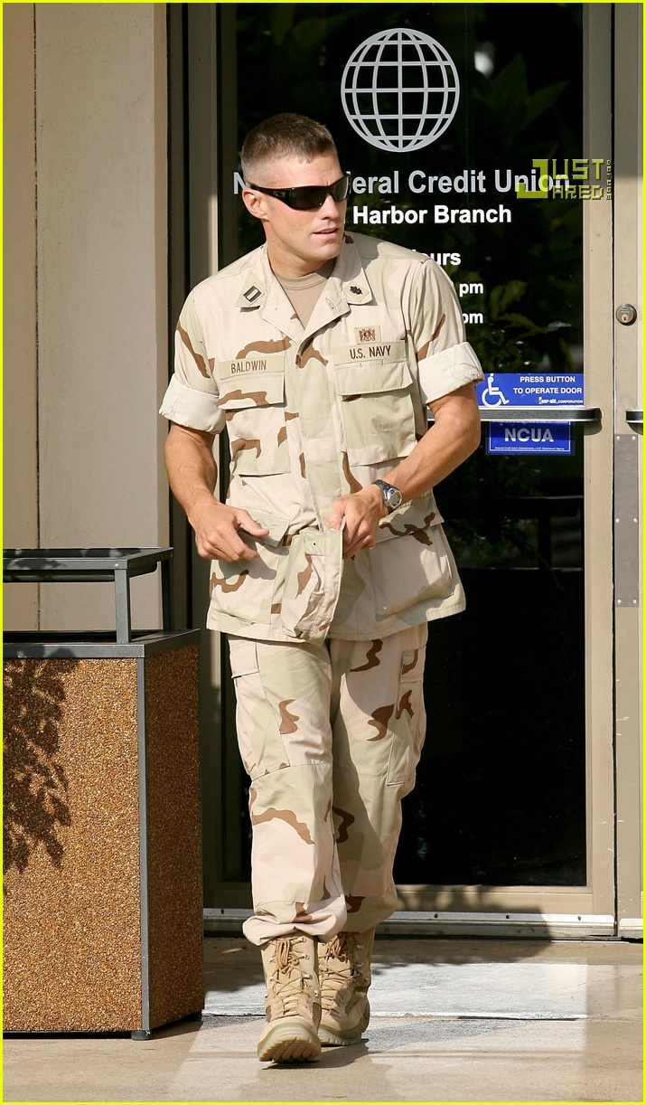 Andy Baldwin is a Football Fanatic: Photo 755881 | Photos | Just Jared ...