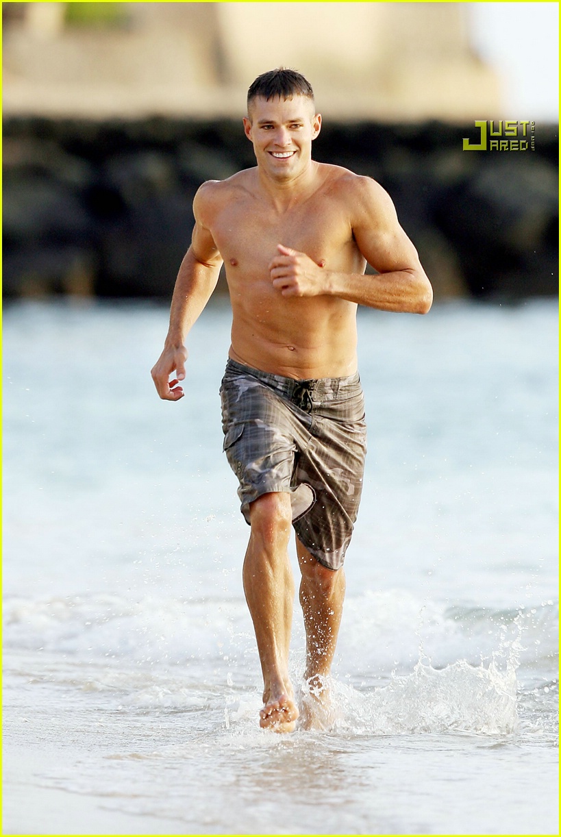 Andy Baldwin is a Football Fanatic: Photo 755921 | Photos | Just Jared ...