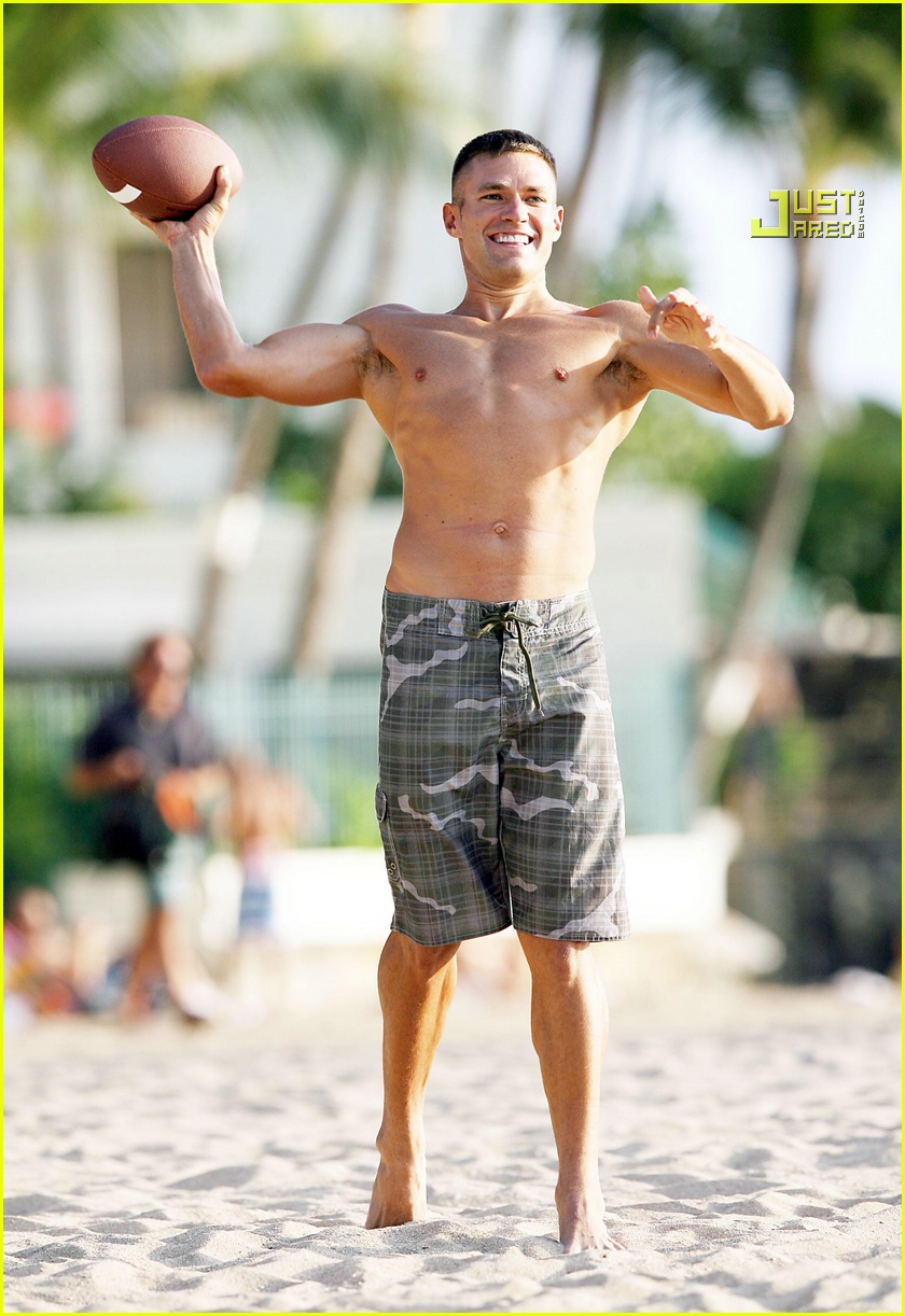 Andy Baldwin is a Football Fanatic: Photo 756031 | Photos | Just Jared ...