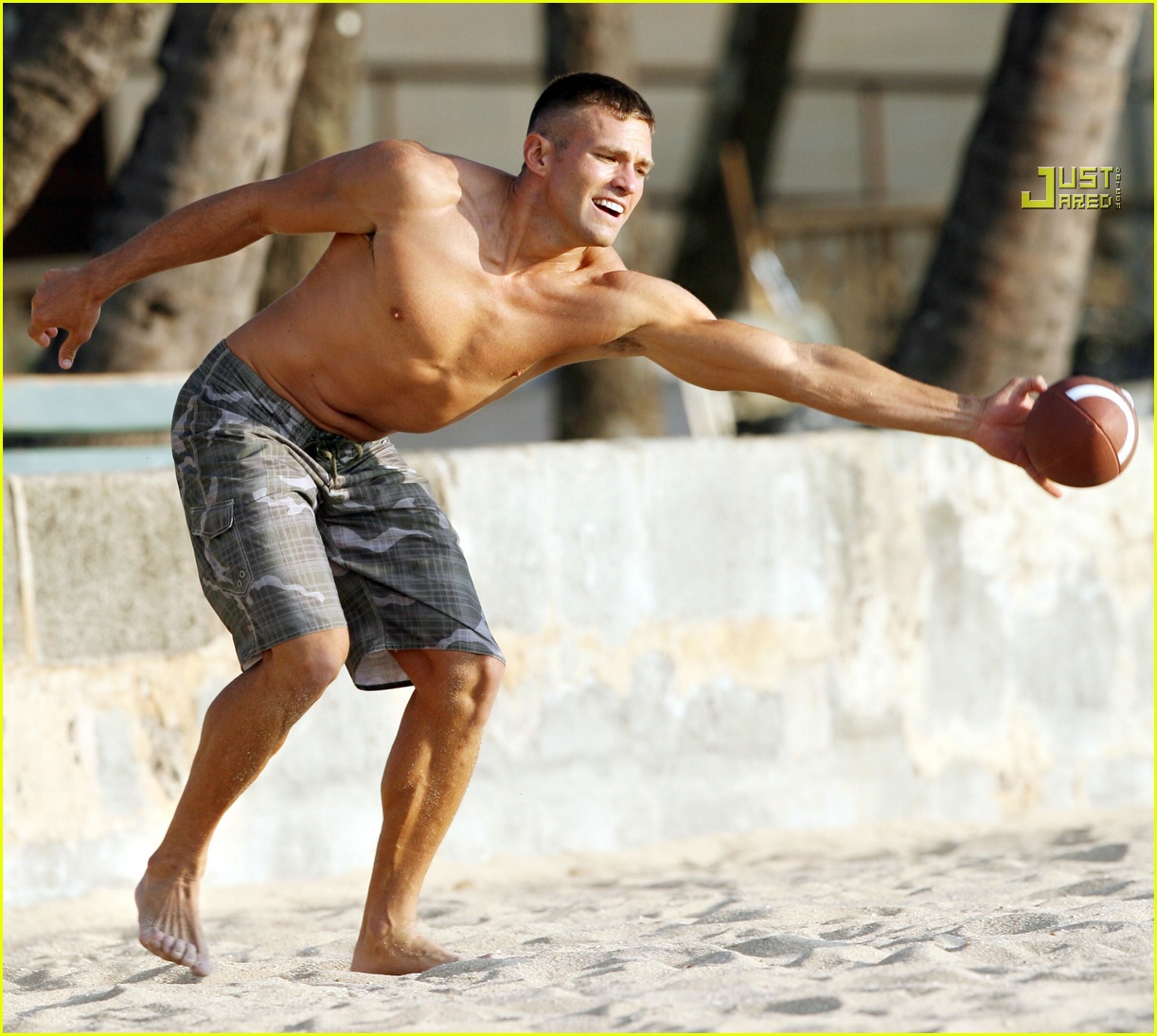 Andy Baldwin is a Football Fanatic: Photo 756091 | Photos | Just Jared ...