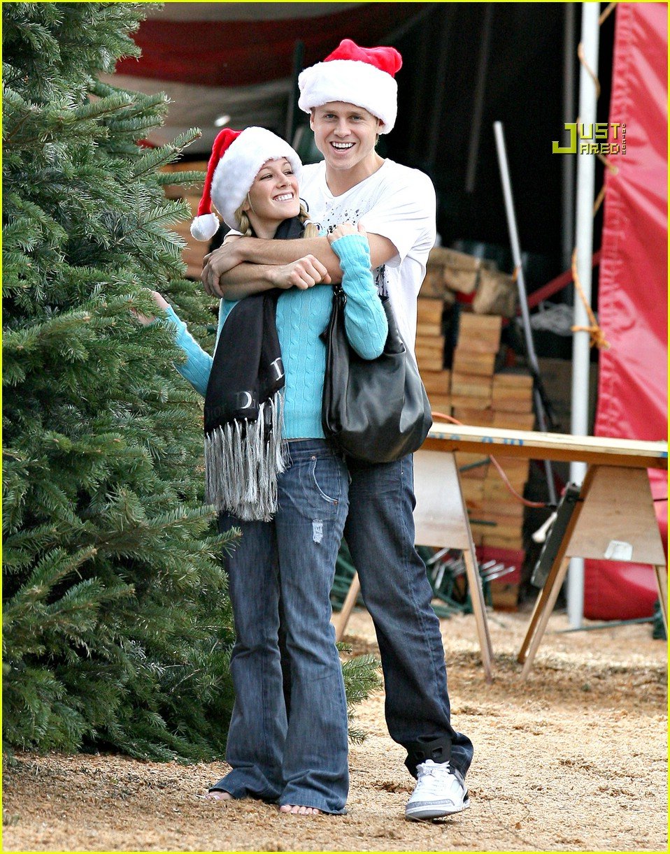 Have a Heidi Heidi Christmas!: Photo 766601 | Photos | Just Jared ...
