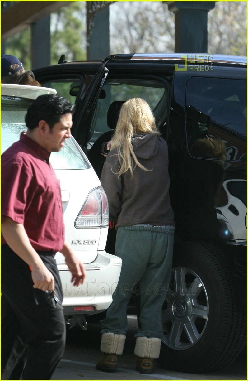 Photo: jessica simpson laying low 04 | Photo 812551 | Just Jared ...