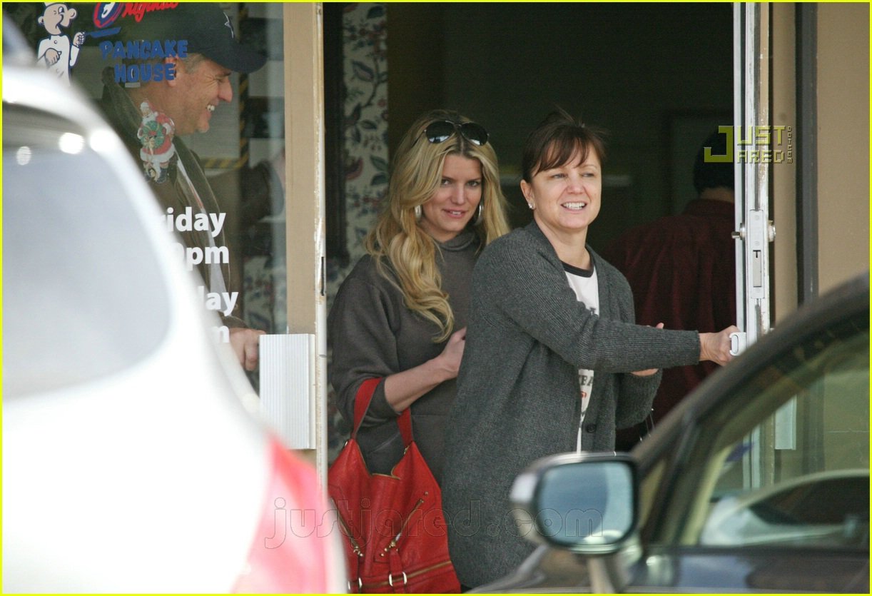 Photo: jessica simpson laying low 05 | Photo 812561 | Just Jared ...