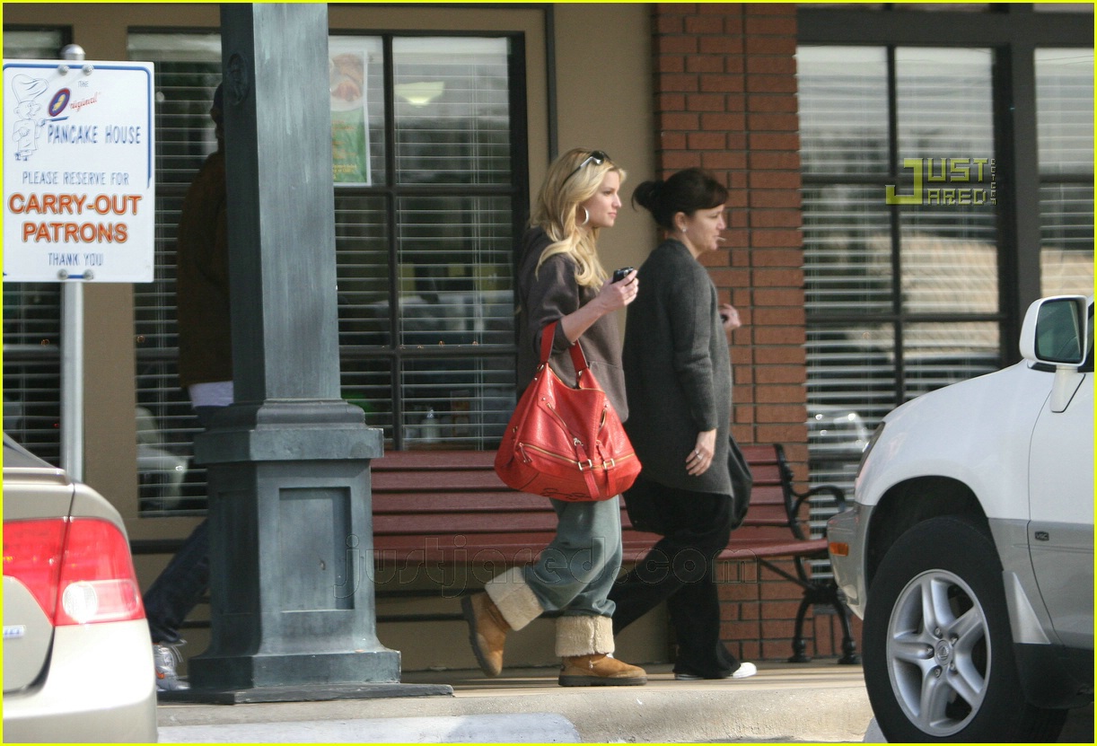 Photo: jessica simpson laying low 11 | Photo 812621 | Just Jared ...