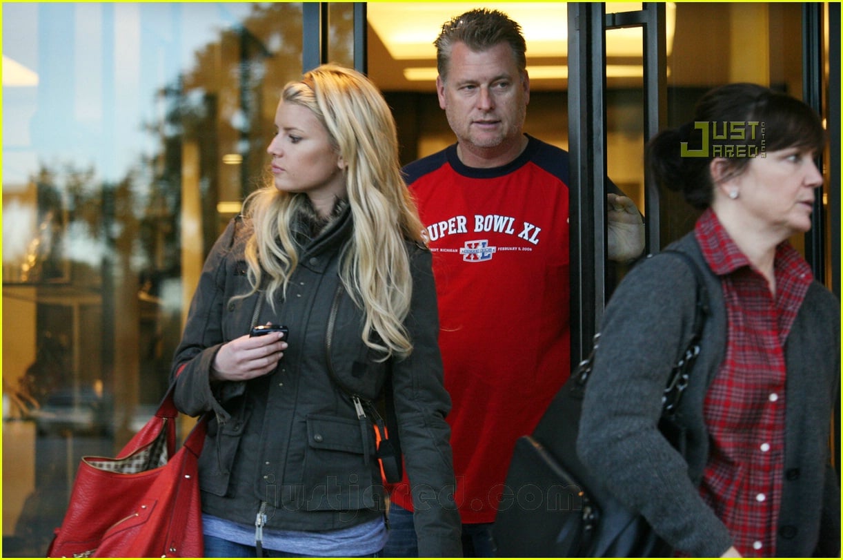 Photo: jessica simpson laying low 19 | Photo 812701 | Just Jared ...