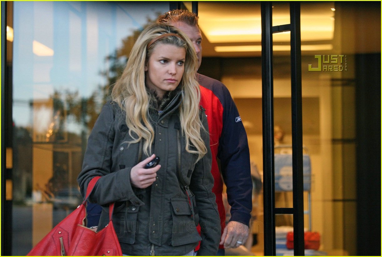Photo: jessica simpson laying low 21 | Photo 812721 | Just Jared ...