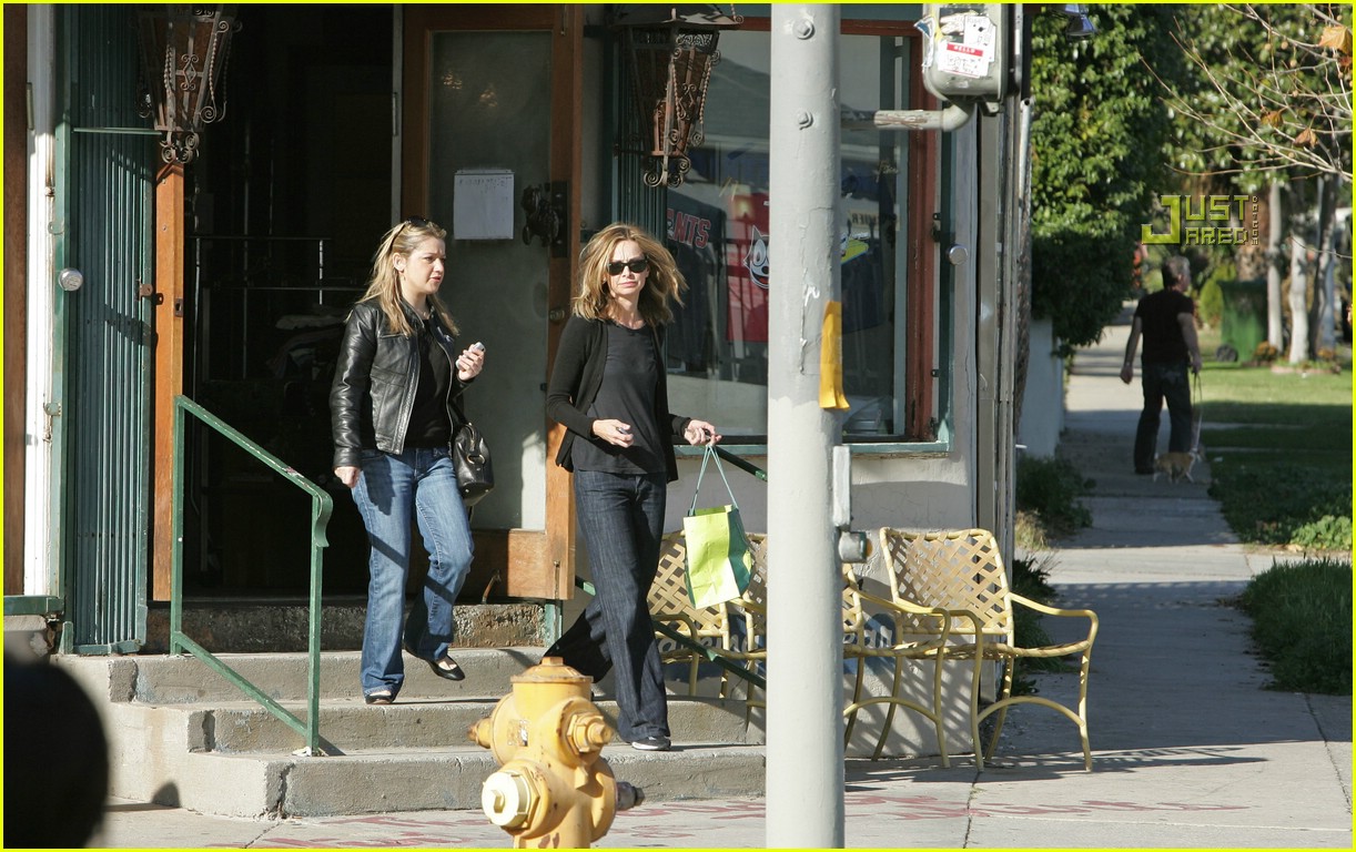 Calista Keeps it Casual: Photo 853241 | Photos | Just Jared: Celebrity ...