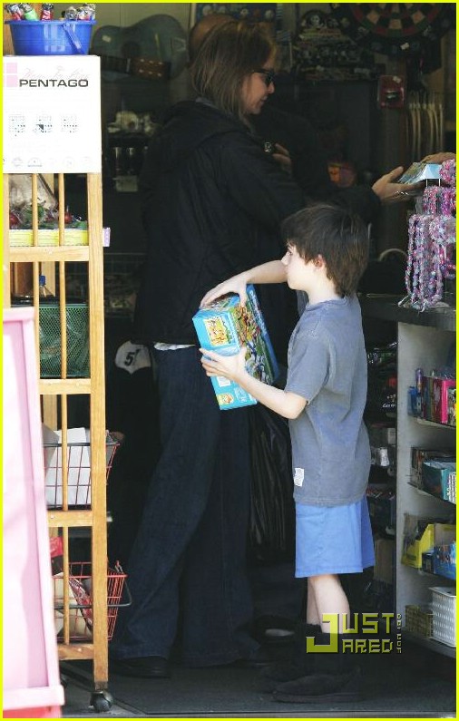 Calista Flockhart is Toy Crazy: Photo 902151 | Photos | Just Jared ...