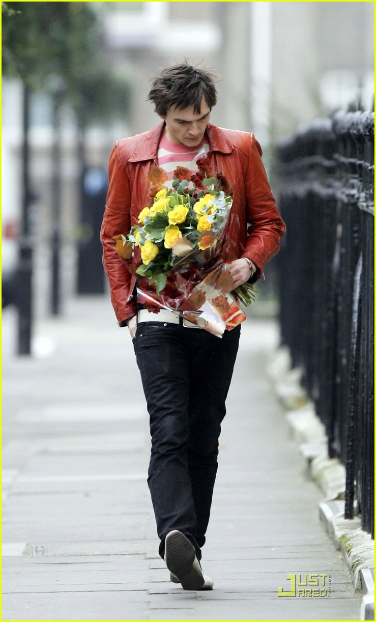 Keira Knightley's Friend-ly Valentine: Photo 934371 | Keira Knightley ...