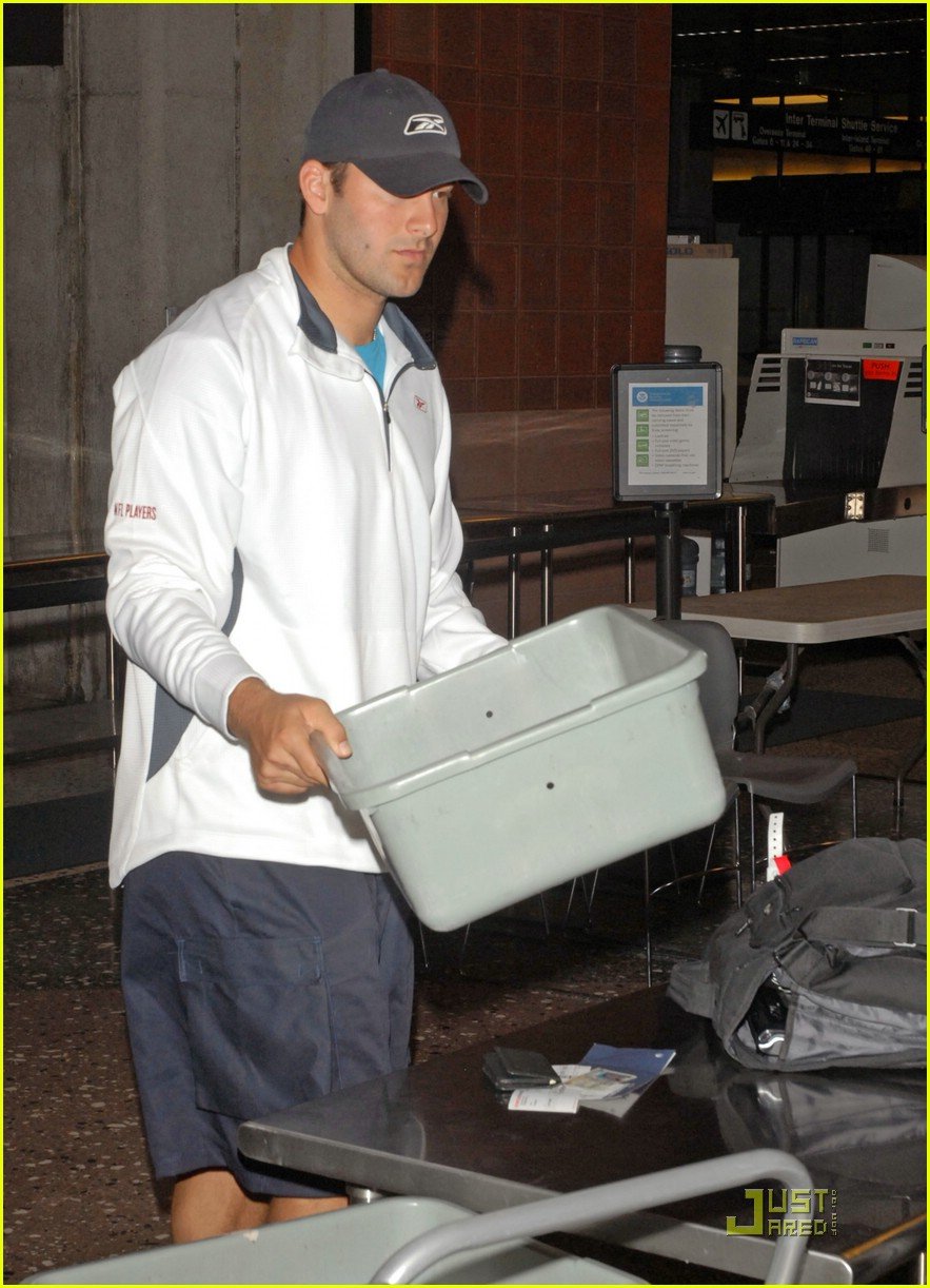 Jessica Simpson & Tony Romo's Hawaiian Vacation Comes to a Close: Photo ...