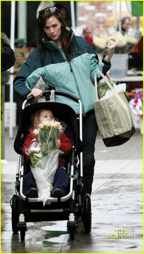 Violet Affleck is a Farmers Market Fanatic: Photo 903701 | Photos ...