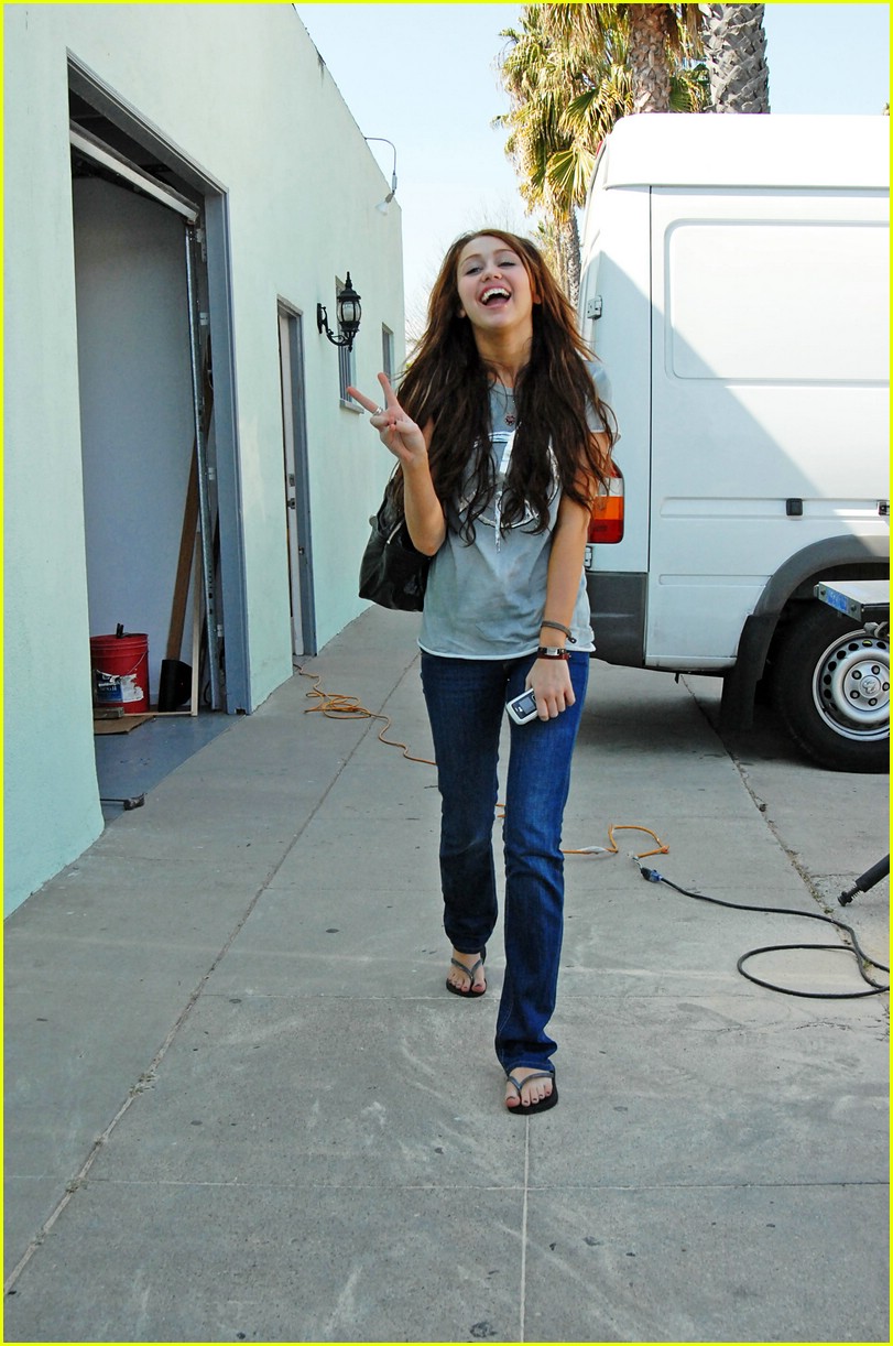 Miley Cyrus: Two Peaces in a Pod: Photo 996631 | Photos | Just Jared ...