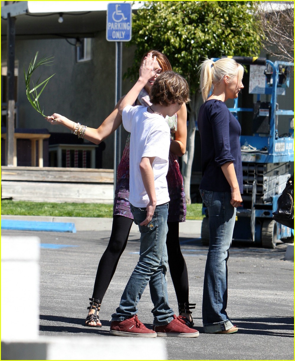 Photo: miley cyrus palm sunday 01 | Photo 1000341 | Just Jared ...