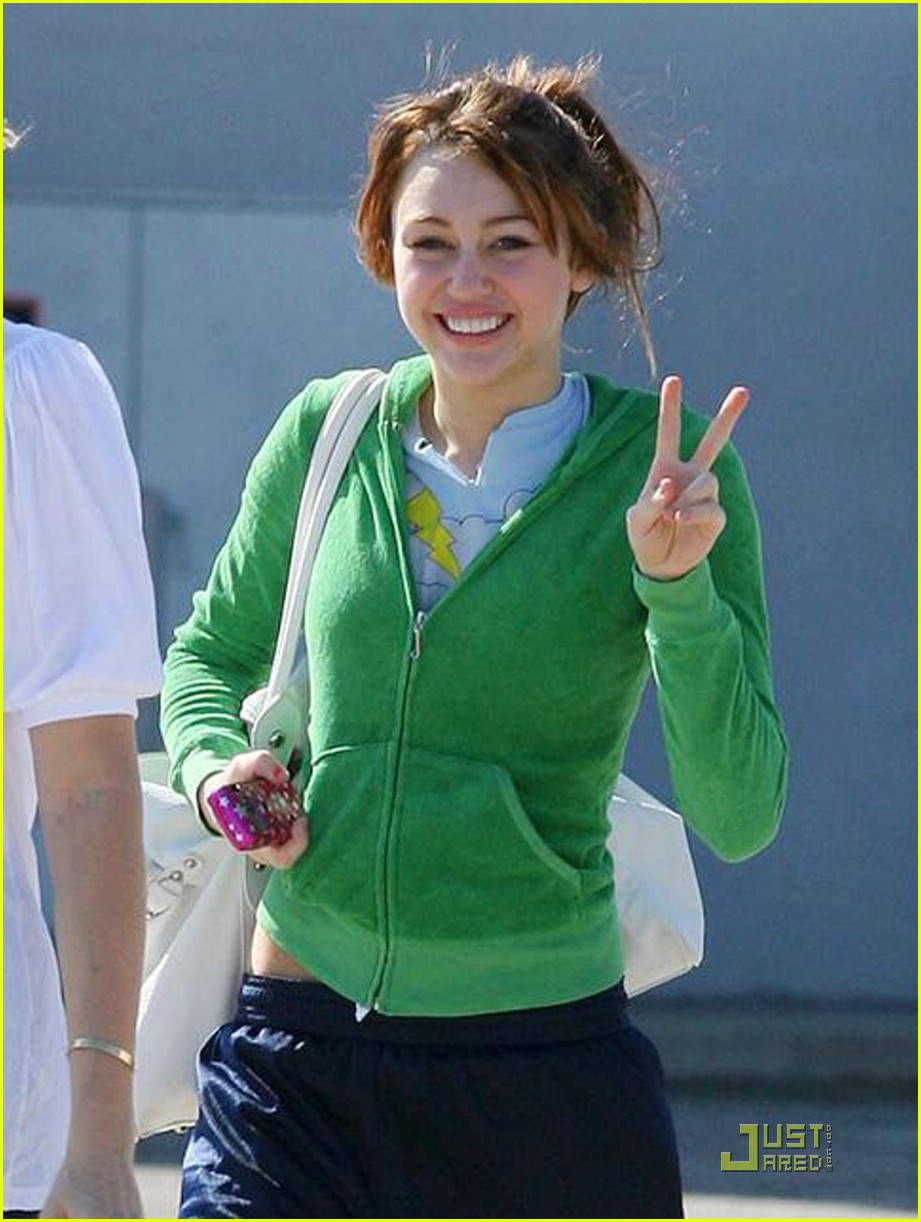 Miley Cyrus Is A Paparazzi Magnet Photo 1023551 Photos Just Jared