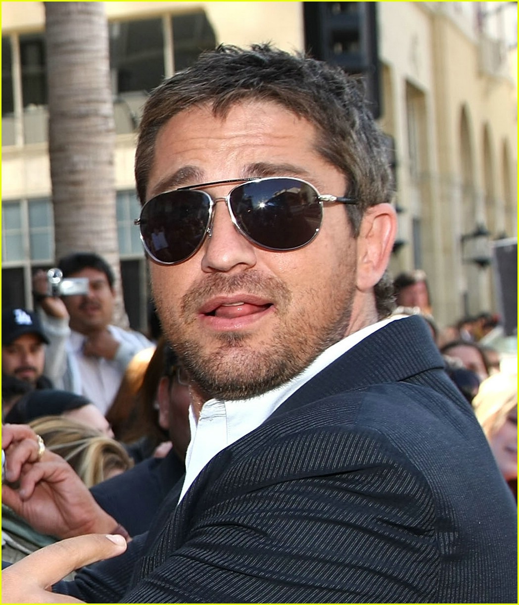 Gerard Butler @ Nim's Island Premiere: Photo 1033381 | Photos | Just ...
