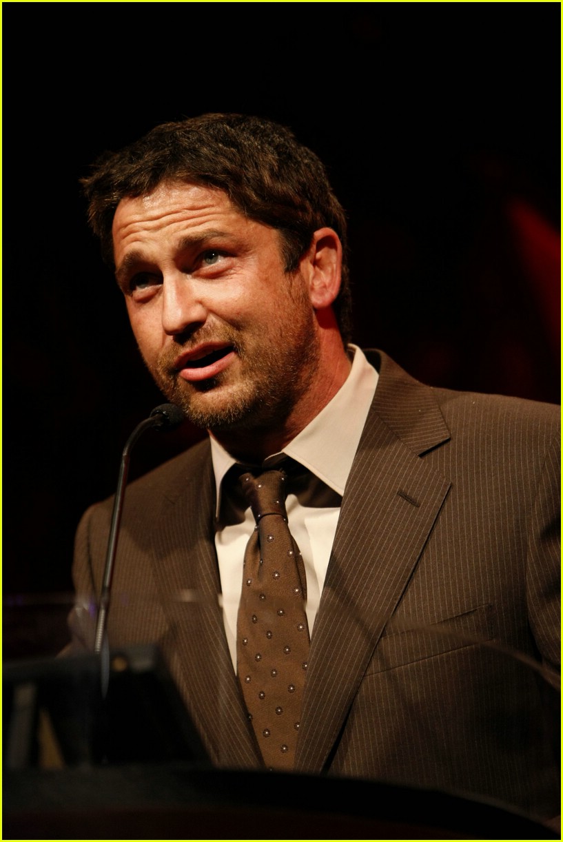 Gerard Butler Salutes the Youth: Photo 1088551 | Photos | Just Jared ...
